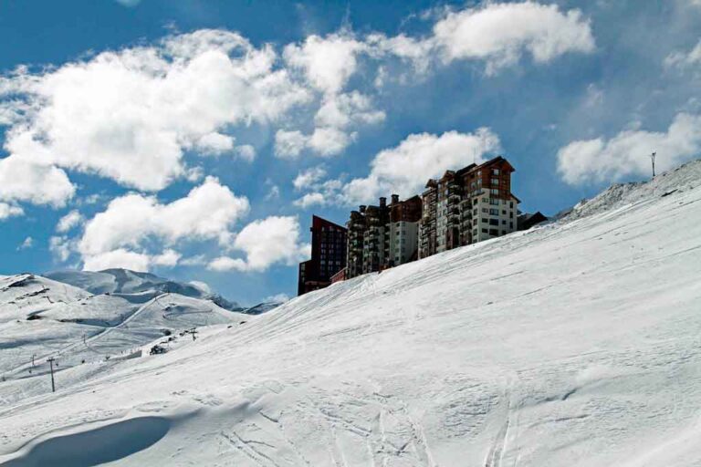 Valle Nevado no Chile: passeios, temporada e dicas para esquiar